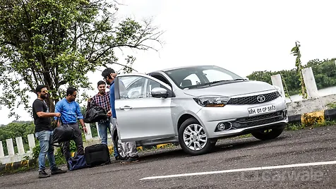 Tata Tigor [2017-2018] Photo, Rear view Image - CarWale
