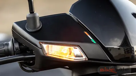 TVS Ntorq 125 Front Turn Indicators Image - BikeWale