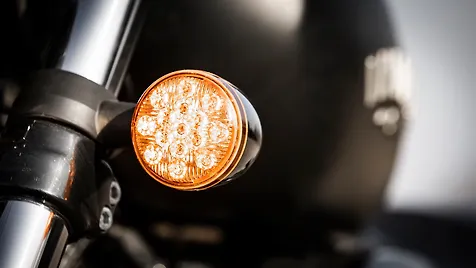 Indian Chief Dark Horse Front Turn Indicators Image - BikeWale