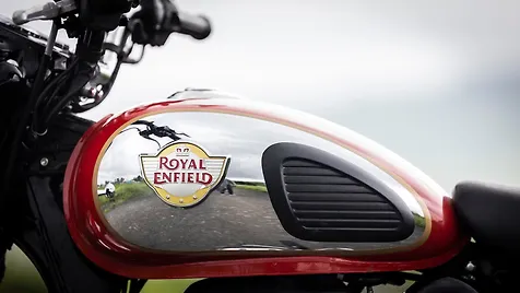 Royal Enfield Classic 350 Branding/Fuel Tank Decal Image - BikeWale