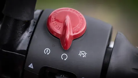 Royal Enfield Classic 350 Emergency Off Switch/Kill Switch Image - BikeWale