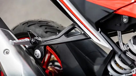 TVS Apache RR310 Pillion Footrest Image - BikeWale