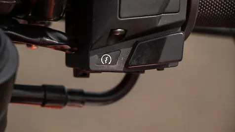 KTM RC 200 Engine Start Switch Image - BikeWale