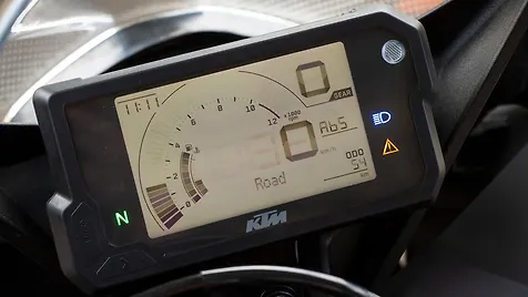 KTM RC 200 Odometer Image - BikeWale