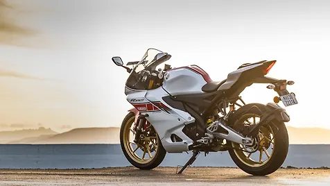 Yamaha R15 V4 Left Rear Three Quarter Image - BikeWale