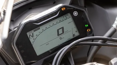 Yamaha R15 V4 Odometer Image - BikeWale
