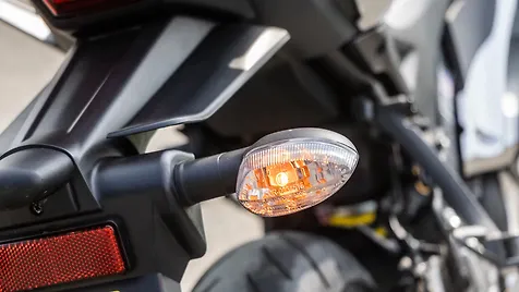 Yamaha R15 V4 Rear Turn Indicators Image - BikeWale