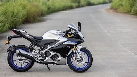 Yamaha R15 V4 Right Side View Image - BikeWale