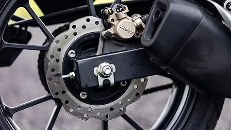 Honda CB200X Rear Disc Brake Image - BikeWale