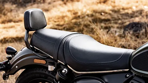 Yezdi Roadster Split Seat Image - BikeWale