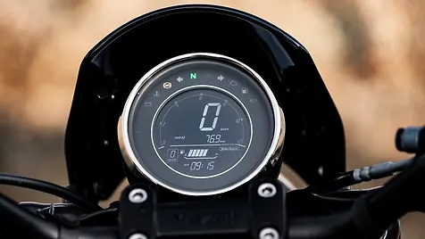 Yezdi Roadster Trip Meter Image - BikeWale