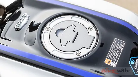 Yamaha R15 V4 Fuel Tank Image - BikeWale