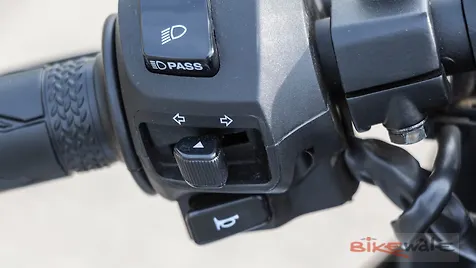 Yamaha R15 V4 Left Side Multifunction Switchgear Image - BikeWale