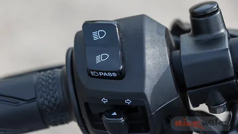 Yamaha R15 V4 Left Side Multifunction Switchgear Image - BikeWale