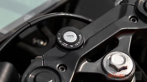 KTM RC 200 Keyless Ignition Switch Image - BikeWale