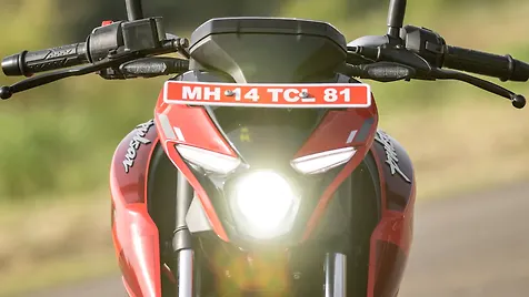 Bajaj Pulsar N250 Head Light Image - BikeWale