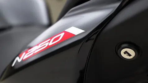 Bajaj Pulsar N250 Branding/Fuel Tank Decal Image - BikeWale