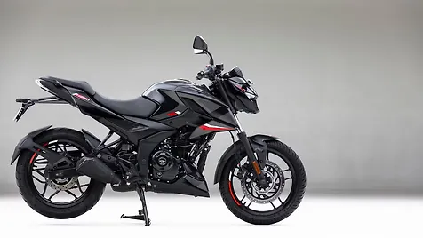Bajaj Pulsar N250 Right Side View Image - BikeWale