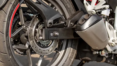 Bajaj Pulsar N250 Rear Disc Brake Image - BikeWale