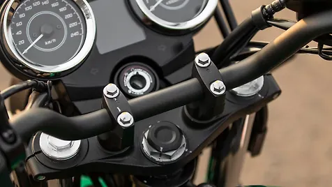 Kawasaki Z650RS Handlebar Clamp Image - BikeWale