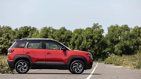 Maruti Brezza 360° View - CarWale