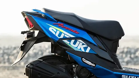 Suzuki Avenis 125 Right Side Body Panel Image - BikeWale