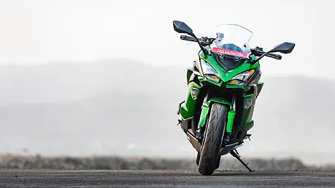 Kawasaki Ninja 1000 Front View Image - BikeWale