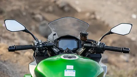 Kawasaki Ninja 1000 Handle Bar Image - BikeWale