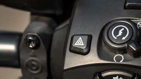 Harley-Davidson Sportster S Hazard Warning Lights Switch Image - BikeWale