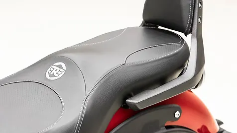 Royal Enfield Super Meteor 650 Pillion Seat Image - BikeWale