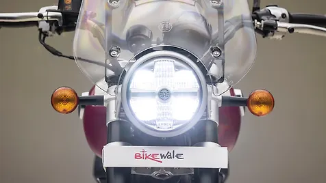 Royal Enfield Super Meteor 650 Projector Headlight Image - BikeWale