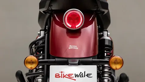 Royal Enfield Super Meteor 650 Tail Light Image - BikeWale