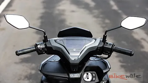 Yamaha Aerox 155 Handle Bar Image - BikeWale