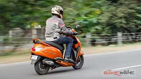 TVS Jupiter 125 Right Side View Image - BikeWale