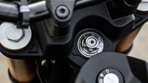 Yamaha MT 15 V2 Front Suspension Preload Adjuster Image - BikeWale