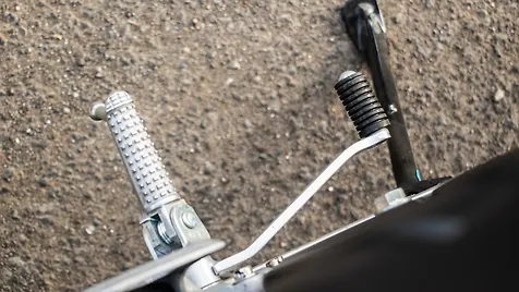 Yamaha MT 15 V2 Gear Shift Lever Image - BikeWale