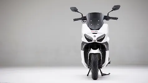 Keeway Vieste 300 Front View Image - BikeWale