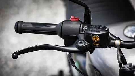 Royal Enfield Hunter 350 Front Brake Lever Image - BikeWale