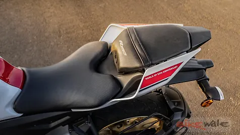 Yamaha R15 V4 Bike Seat Image - BikeWale