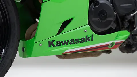 Kawasaki Ninja 400 Engine Cowl Image - BikeWale