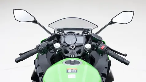 Kawasaki Ninja 400 Handle Bar Image - BikeWale