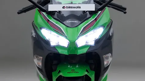 Kawasaki Ninja 400 Head Light Image - BikeWale