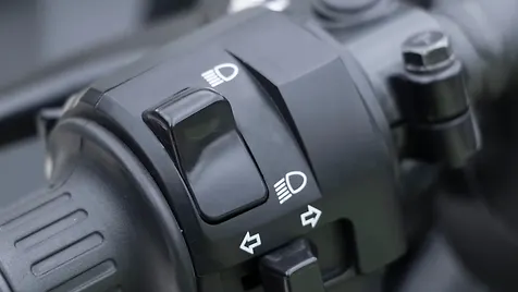 Kawasaki Ninja 400 High Beam Low Beam Switch Image - BikeWale