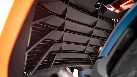KTM RC 390 Radiator Image - BikeWale