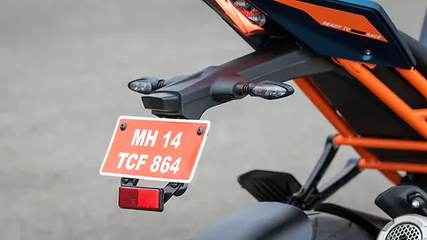 KTM RC 390 Rear Turn Indicators Image - BikeWale
