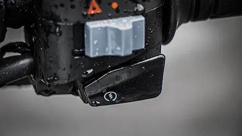 TVS Ronin Keyless Ignition Switch Image - BikeWale