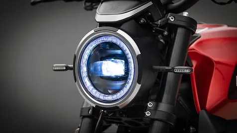 Moto Morini Seiemmezzo Projector Headlight Image - BikeWale