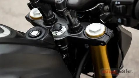 Honda CB300F Handlebar Clamp Image - BikeWale