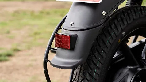 Bajaj CT 125X Rear Reflex Reflector Image - BikeWale