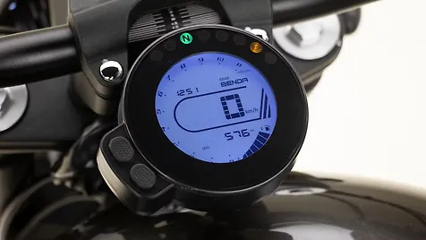 Keeway V302C Clock Image - BikeWale